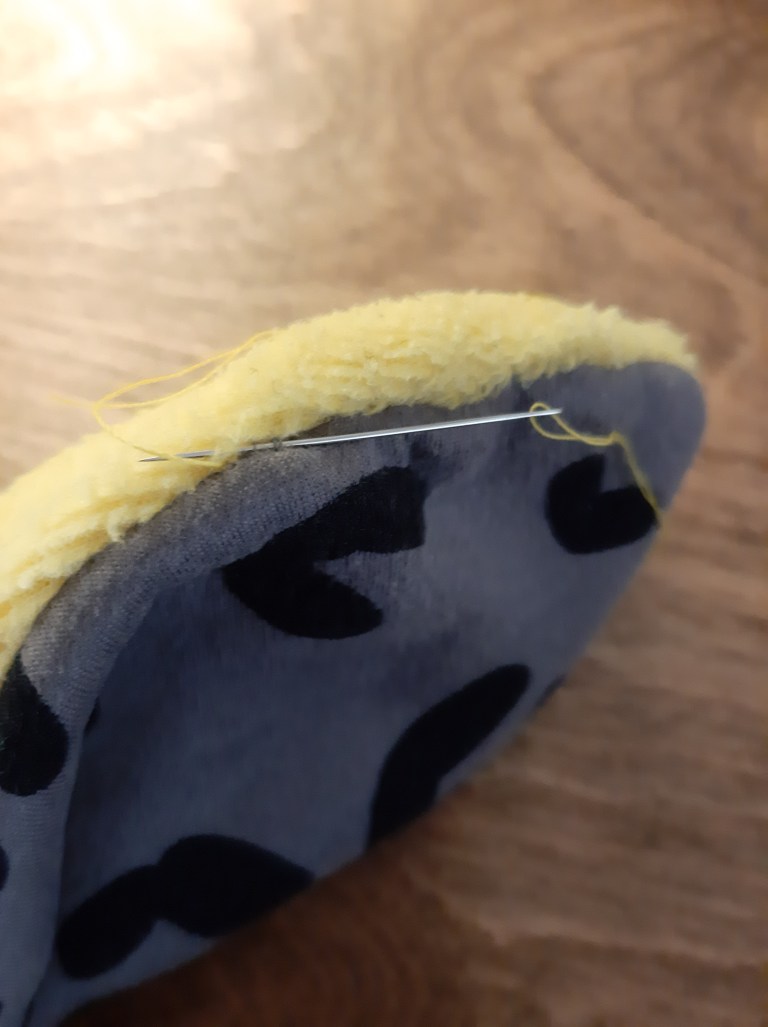 Sew your own DIY cosy slippers – no pattern required! – Grinlow Studio