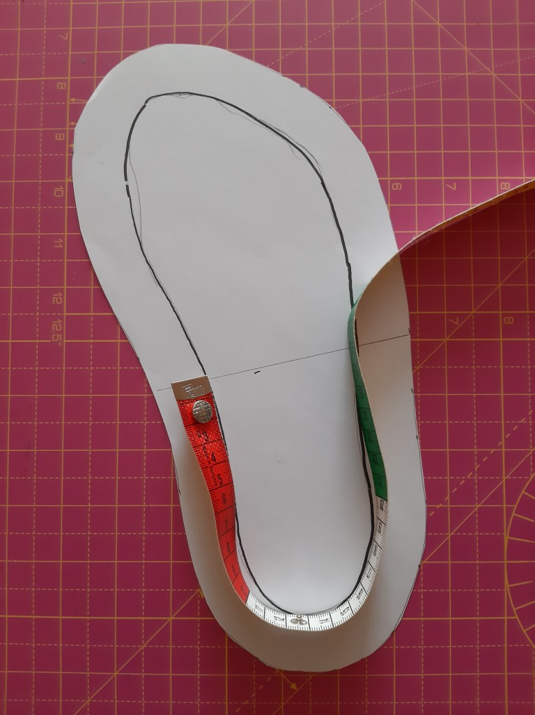 Sew your own DIY cosy slippers – no pattern required! – Grinlow Studio